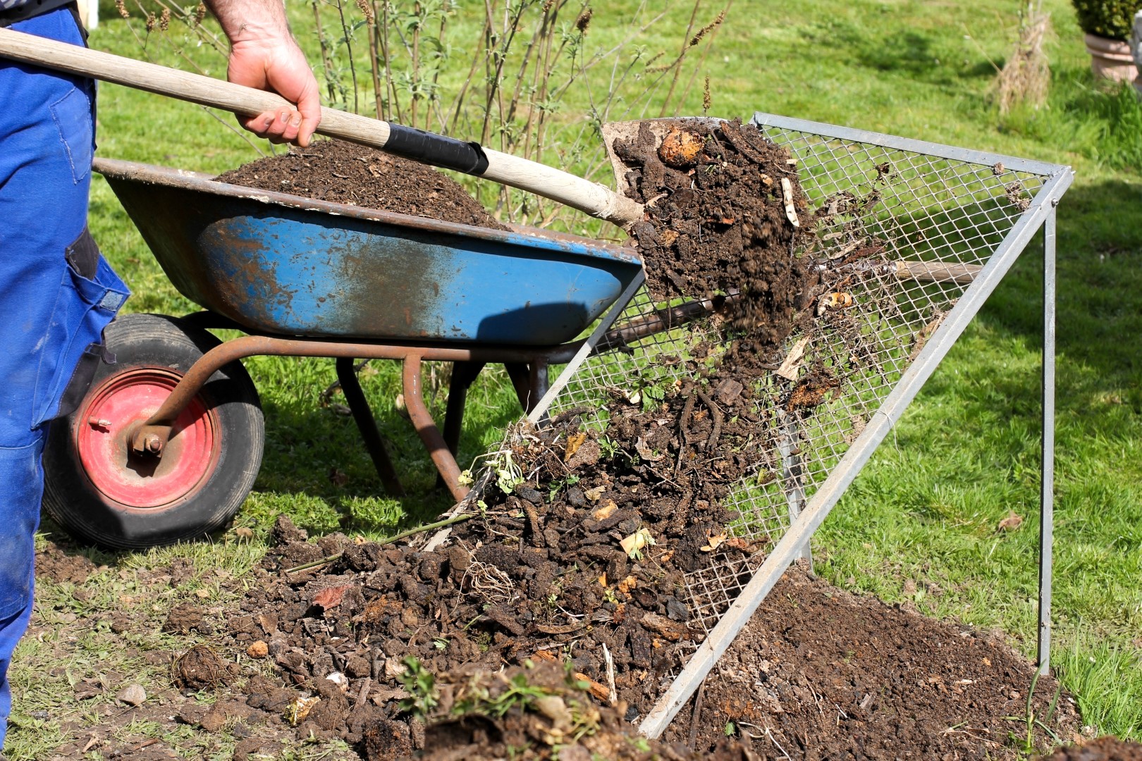 Budujemy sito do kompostu - Mój Piękny Ogród - Ogrody ozdobne, Rośliny ...